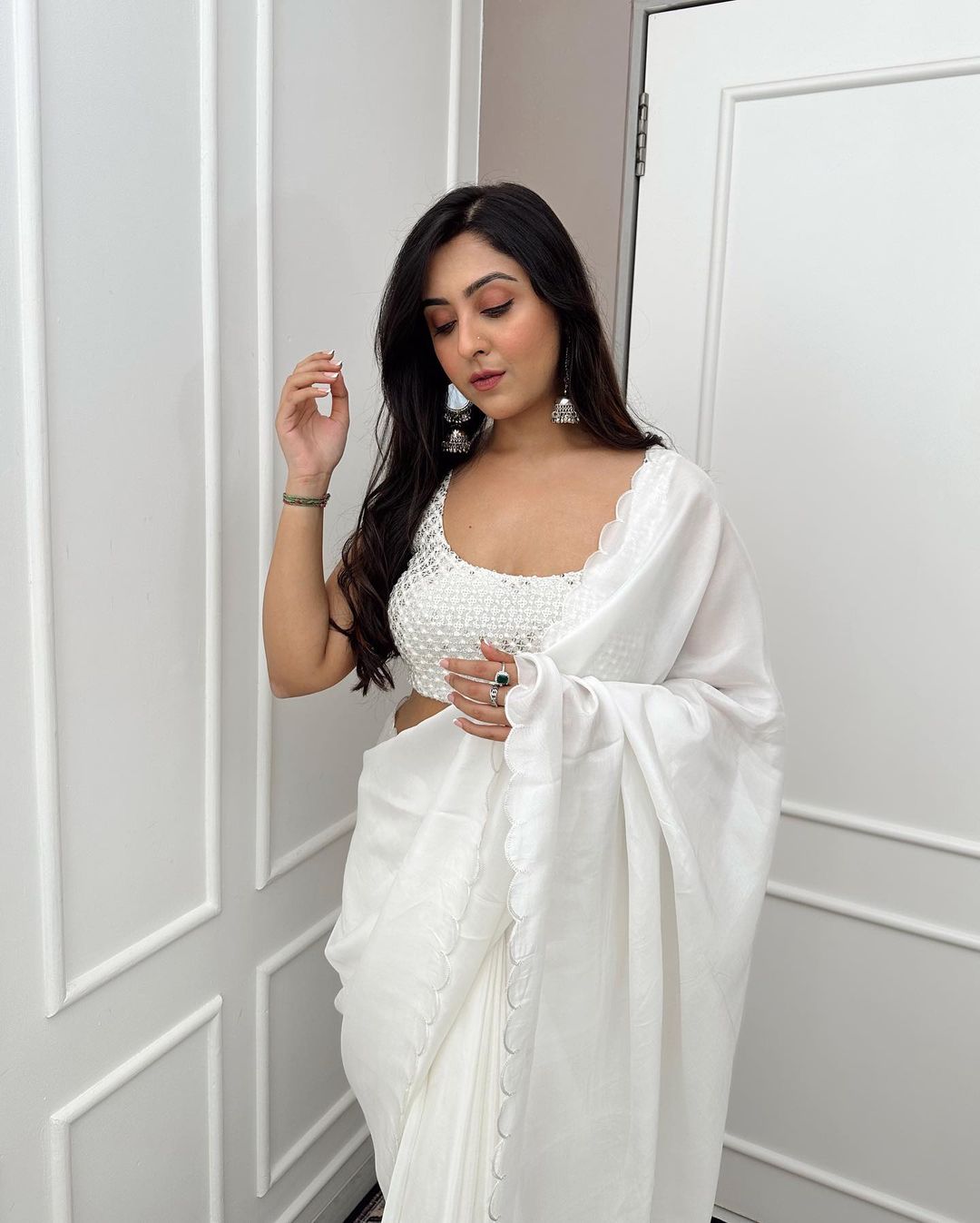 Desuetude 1-Minute Ready To Wear White Georgette Saree – Vivah saree
